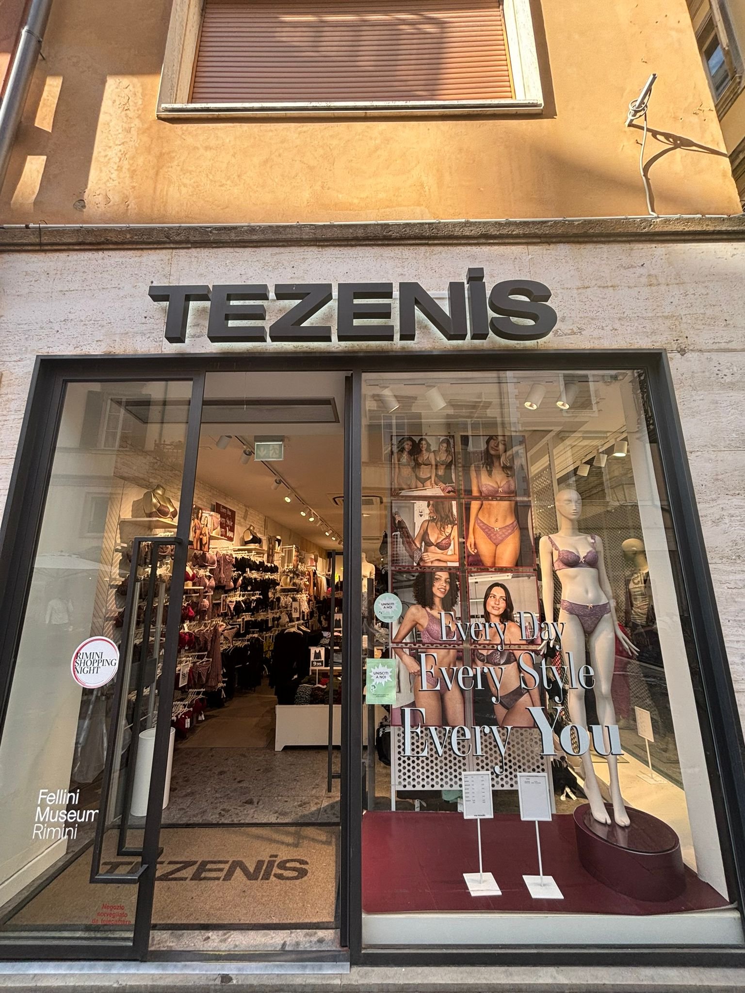 Boutique de vêtements : Rimini, Corso D'augusto,104 | Tezenis